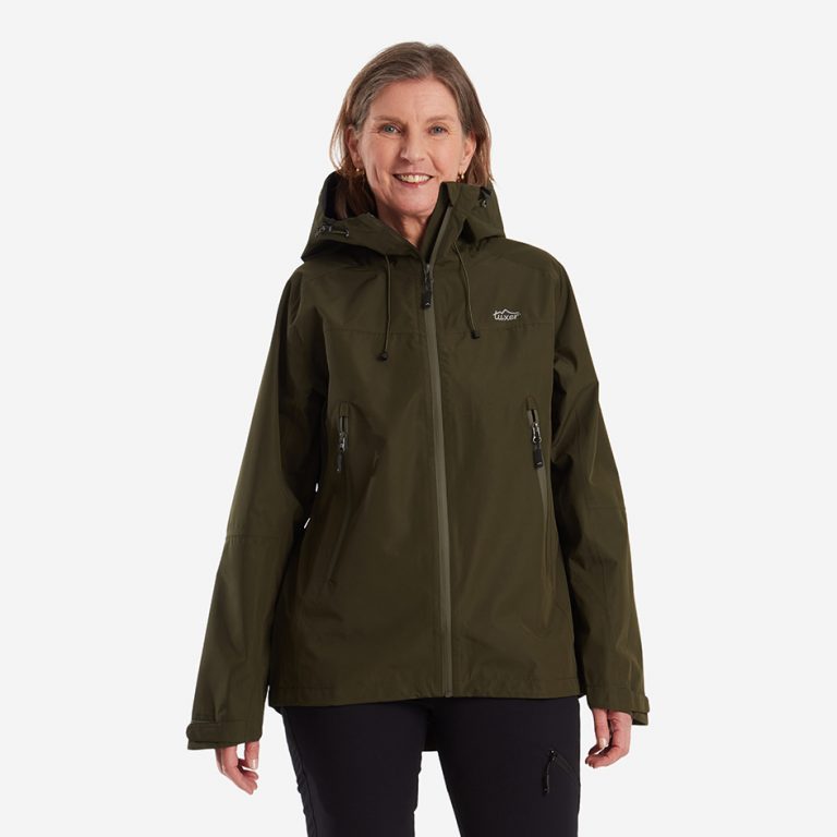 Skaljacka till dam med stilren passform och funktionell design!